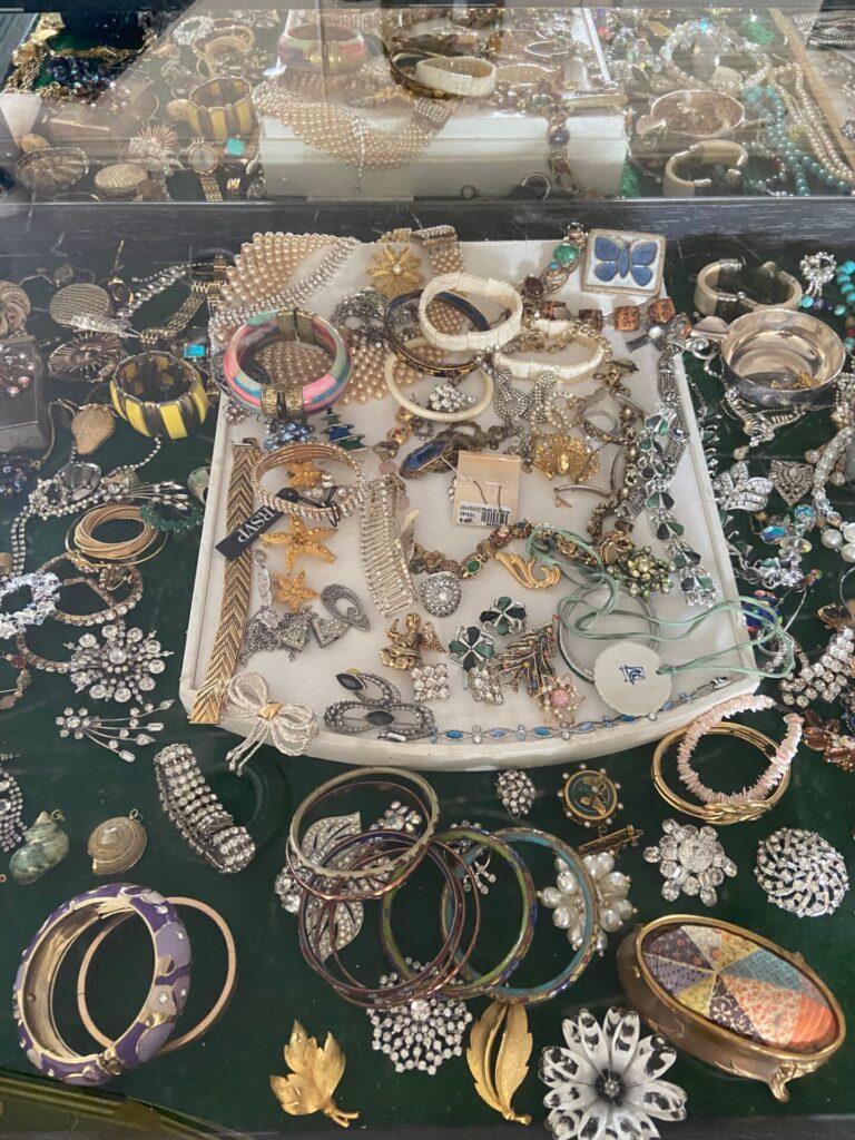 We Buy... - James Selig